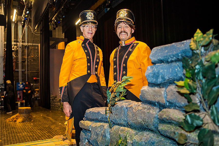 Thompson moves between drama in the ER and drama on the stage ...